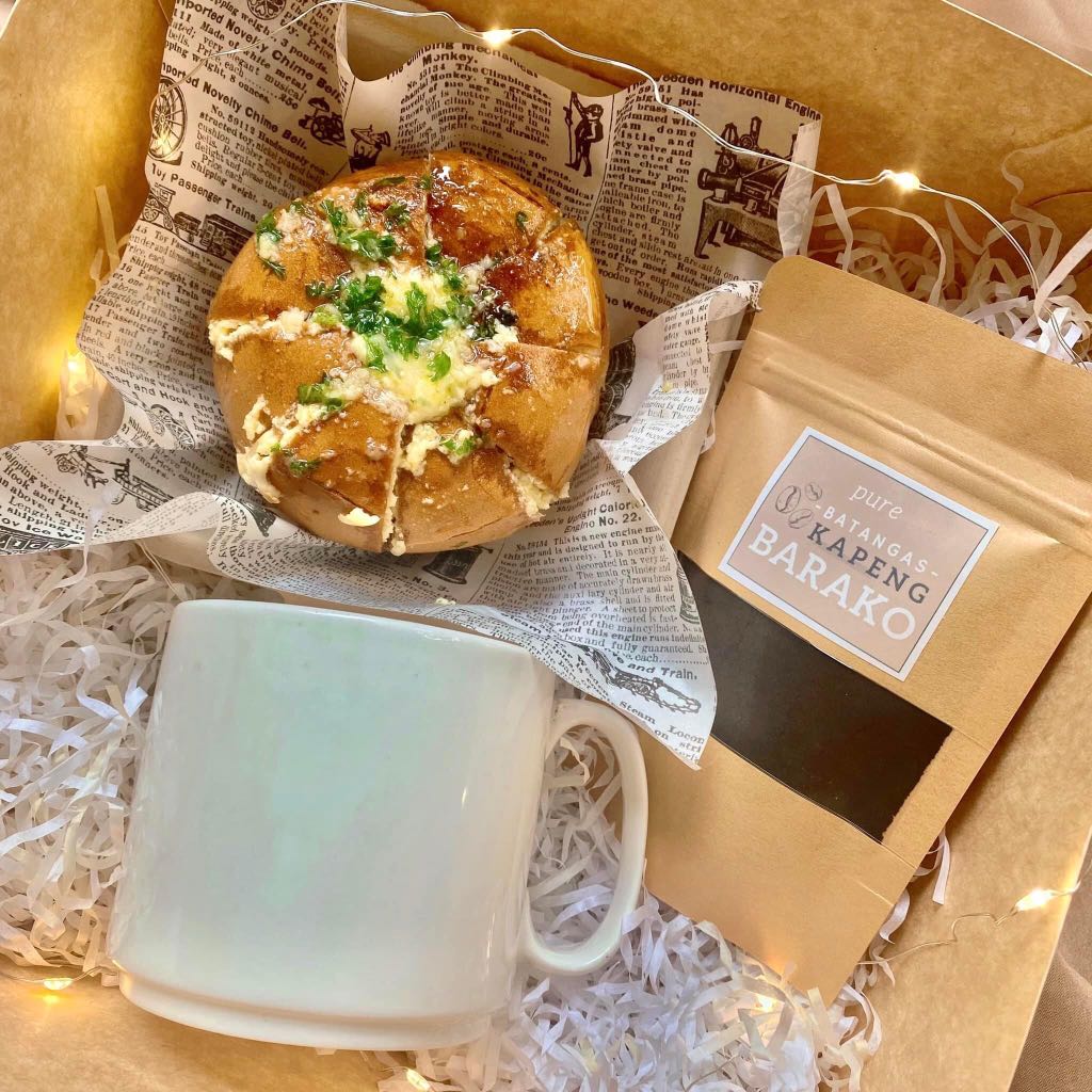 Father's Day Garlic Bread Gift Set #2, Food & Drinks, Gift Baskets ...