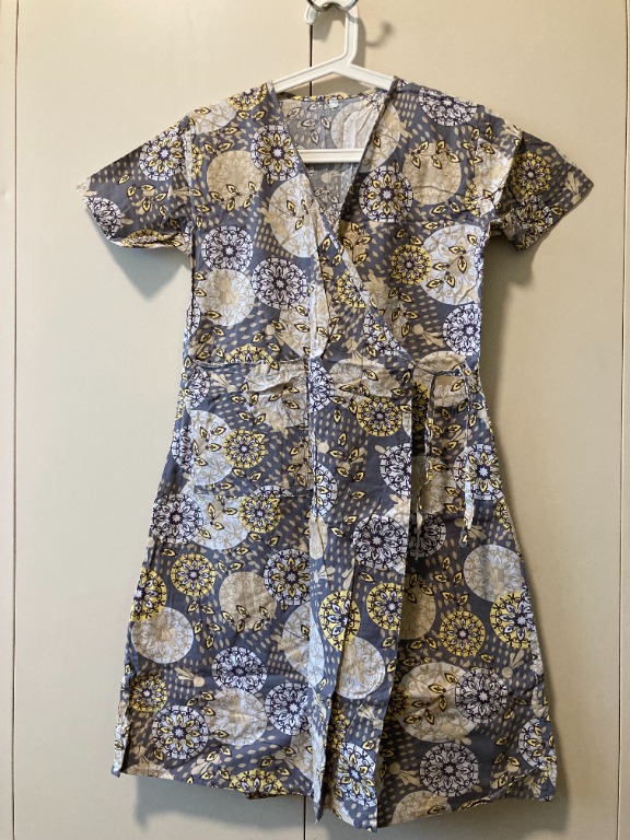 Floral wrap around robe, Women's Fashion, Undergarments & Loungewear on ...