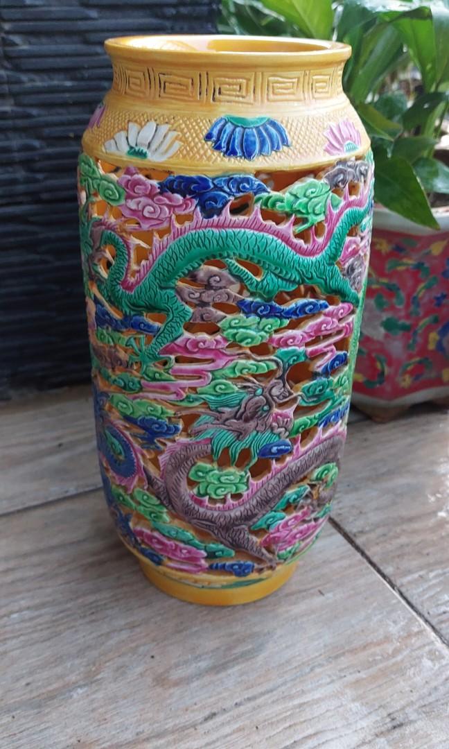 Guci antik naga terawangan, Antik, Pajangan di Carousell