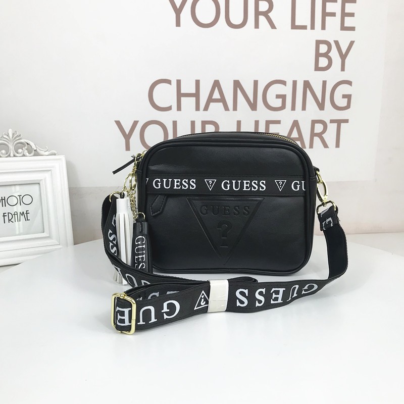 GUESS Camera Bag, Women's Fashion, Bags & Wallets, Cross-body Bags on ...