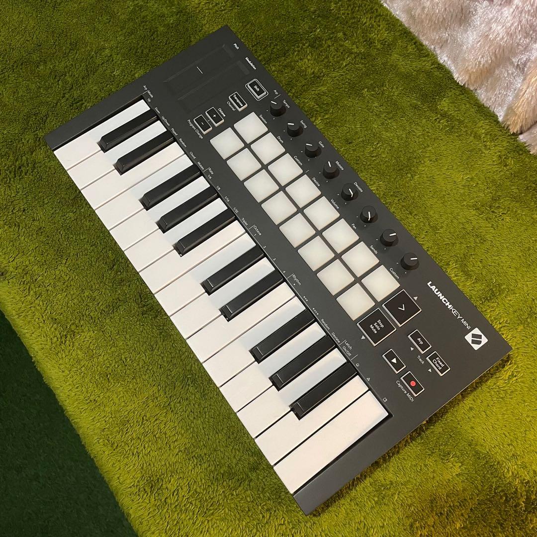 Novation Launchkey Mini Mk3, Hobbies & Toys, Music & Media, Musical ...