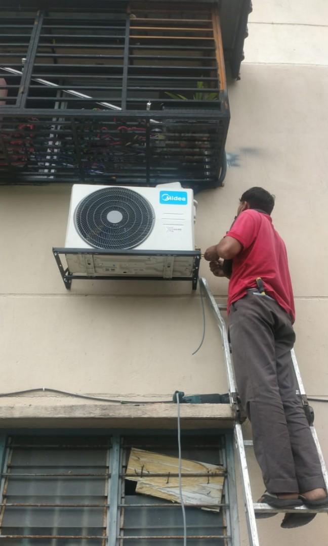 Pemasangan aircond Dan service chemical, Services, Others on Carousell