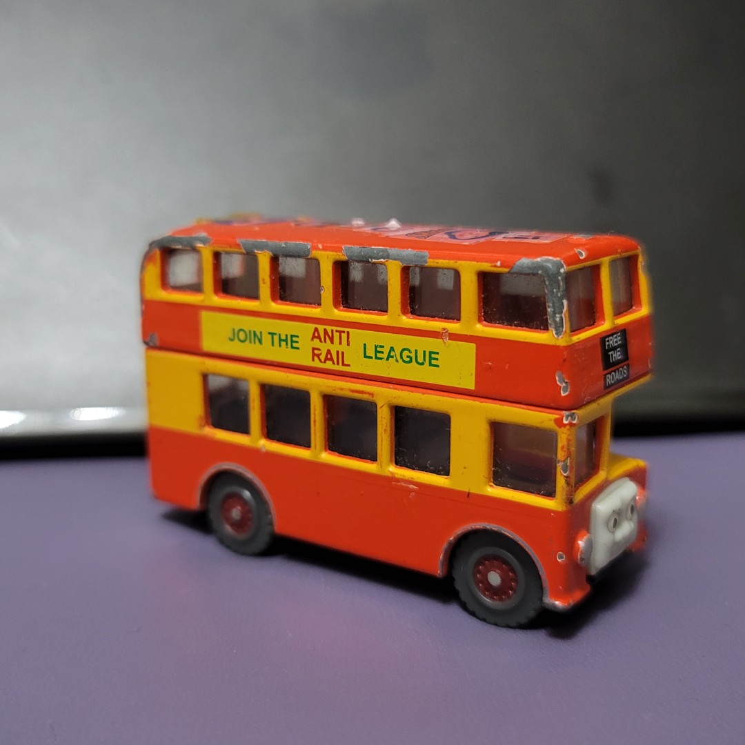 Thomas and Friends (Bulgy) Bus, 興趣及遊戲, 玩具 & 遊戲類 - Carousell