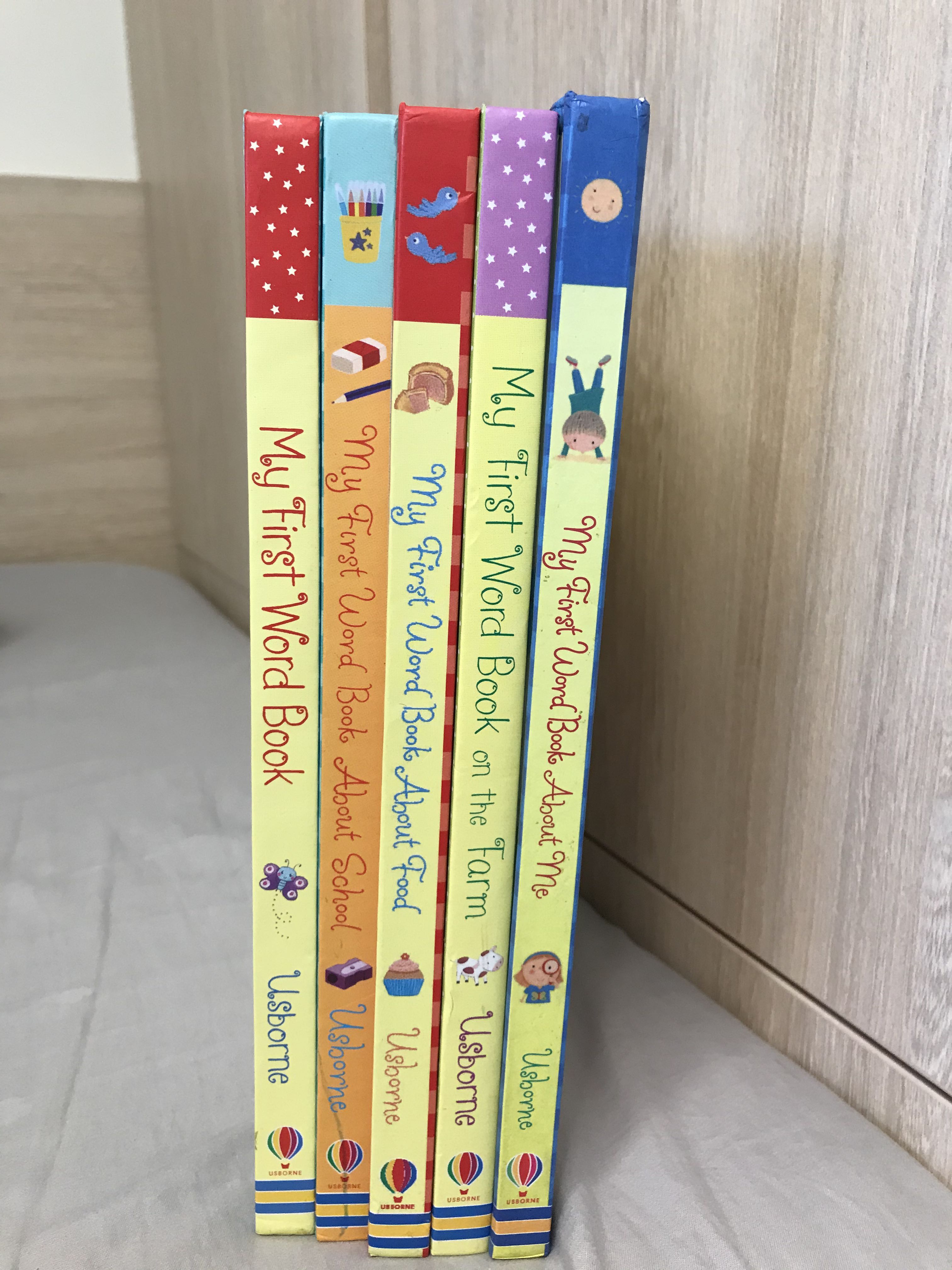 Usborne My First Word Book 全套5册, 興趣及遊戲, 書本 & 文具, 小朋友書 - Carousell
