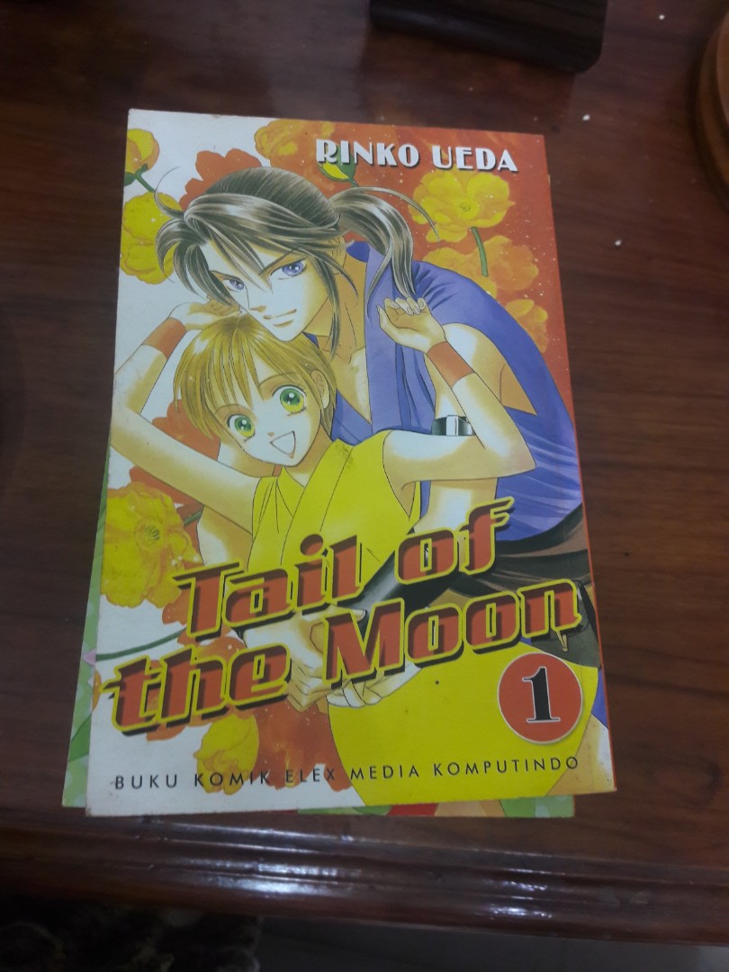 1 set komik tail of the moon, Buku & Alat Tulis, Komik dan Manga di Carousell