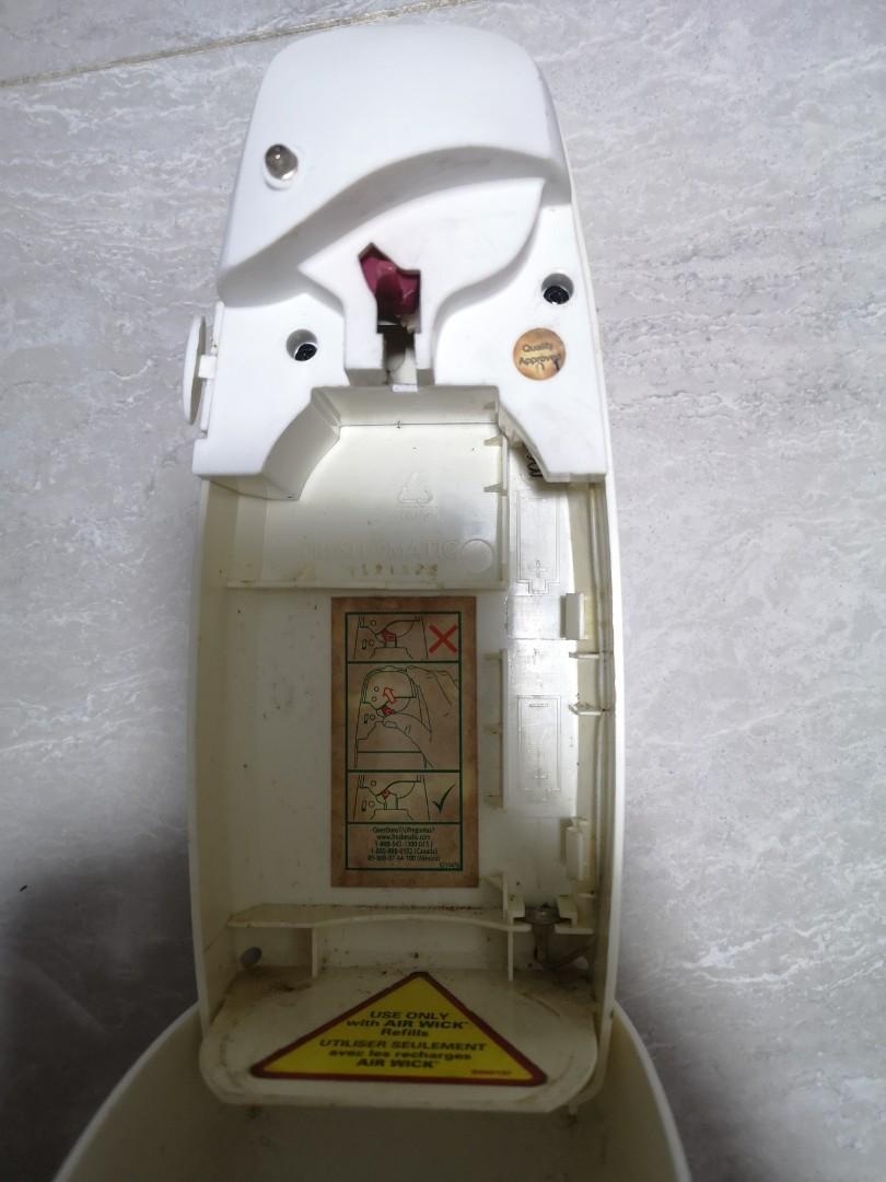 Air wick dispenser, Furniture & Home Living, Home Fragrance on Carousell