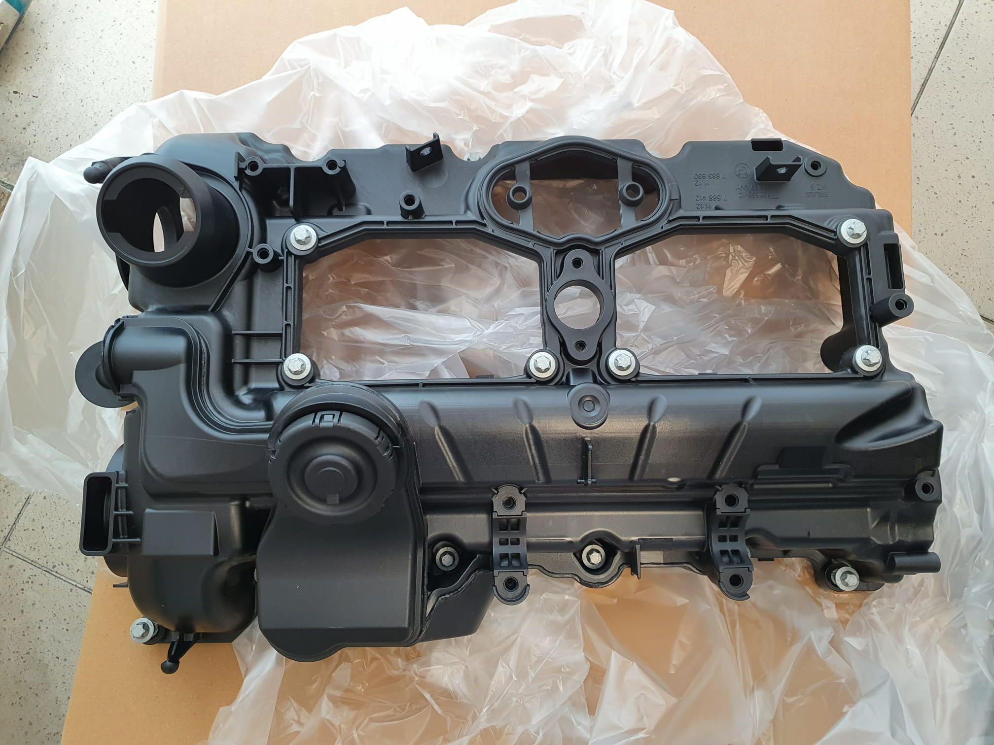 BMW BRAND NEW ORIGINAL N20 VALVE COVER WITH GASKET, Car Accessories ...