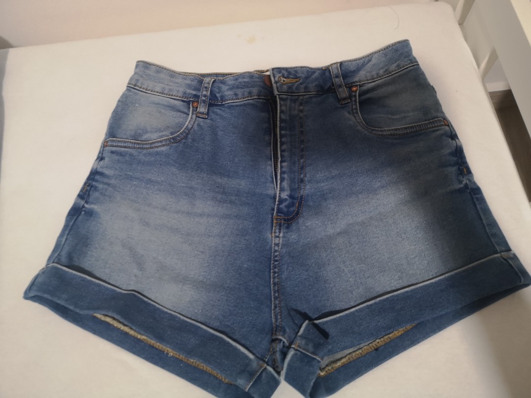 Branded short, Women's Fashion, Bottoms, Shorts on Carousell
