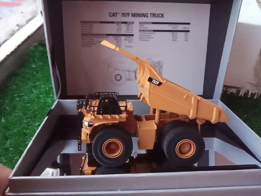 CAT Caterpillar 797F Mining Truck Elite Series 1/125 Diecast Model by ...
