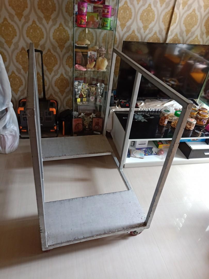 Heavy duty trolley/round table storage rack, Furniture & Home Living ...