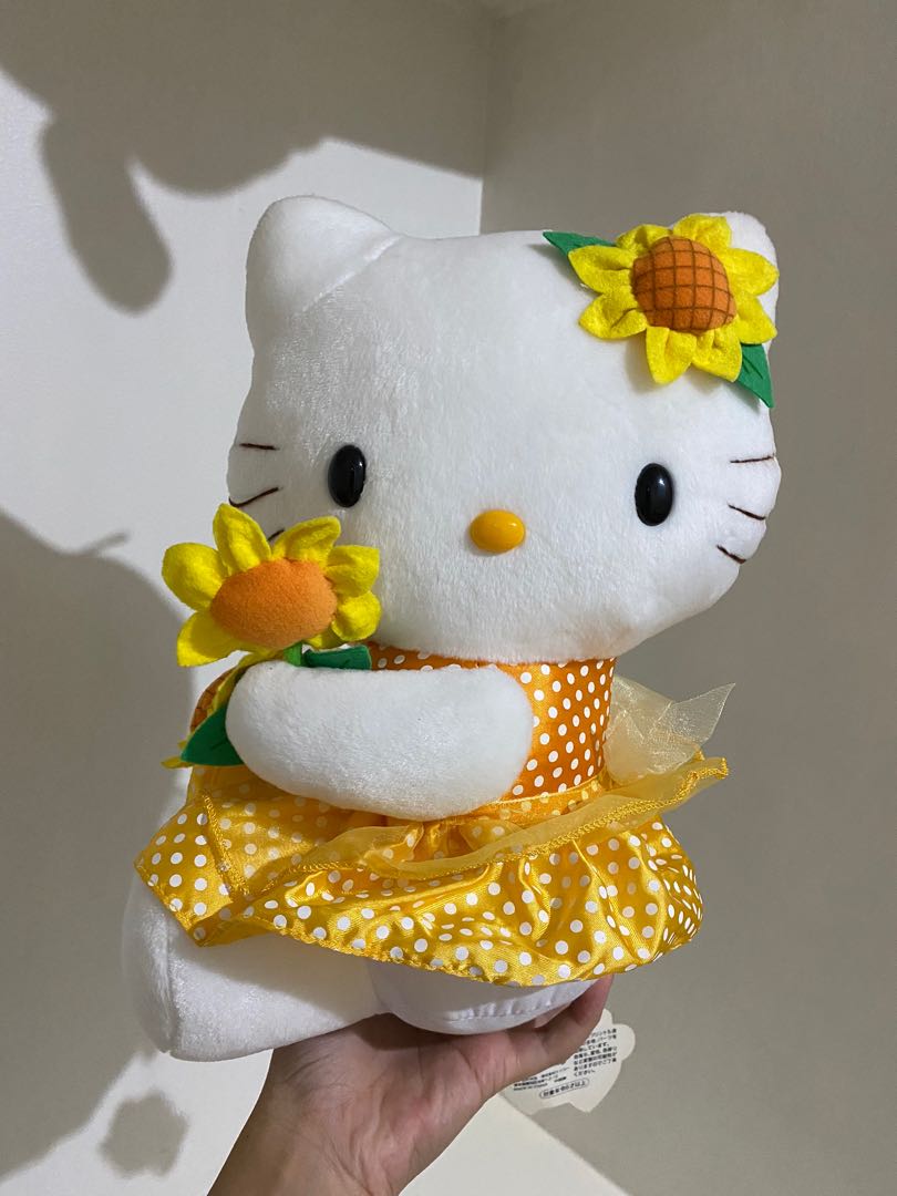 hello kitty sunflower, Hobbies & Toys, Toys & Games on Carousell