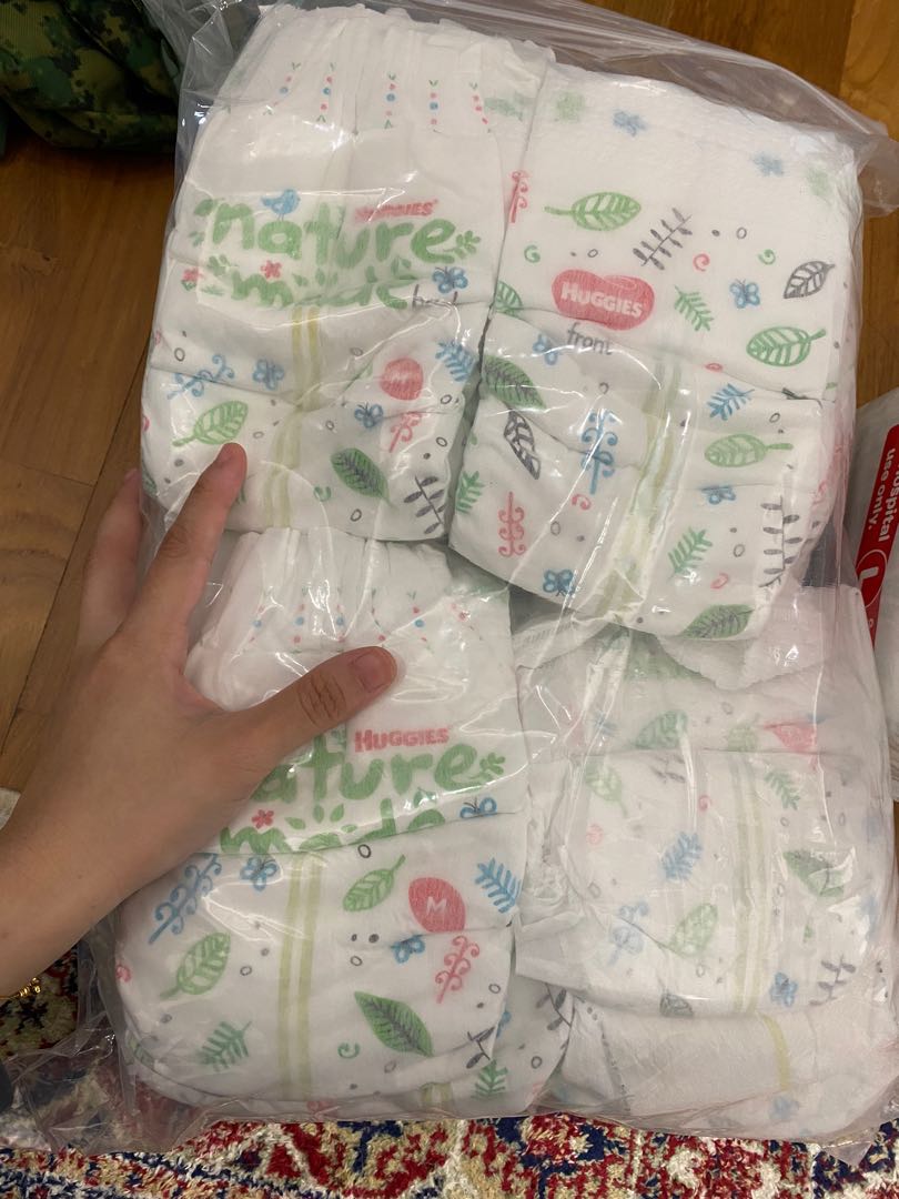 Huggies size M, Babies & Kids, Bathing & Changing, Diapers & Baby Wipes ...