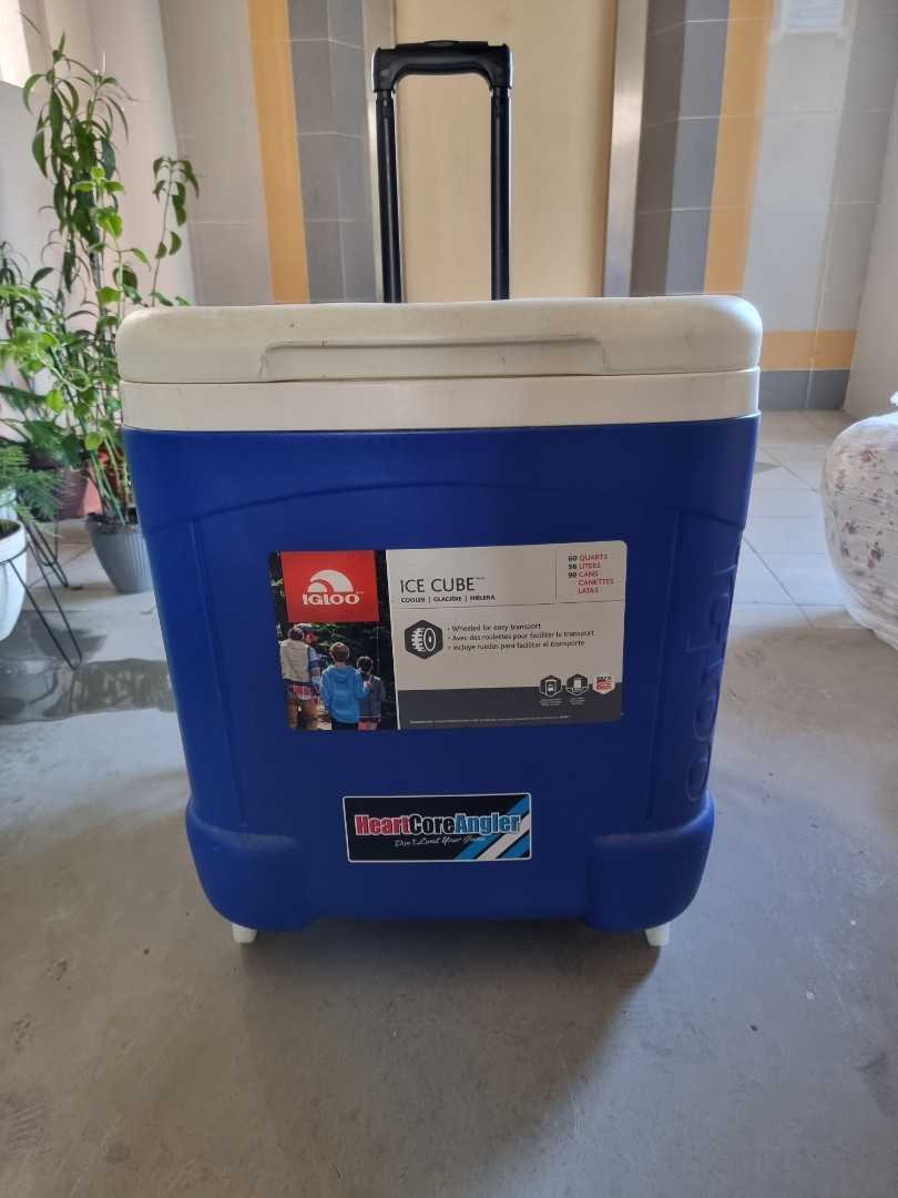 IGLOO cooler box with trolley 60 Quarts, Sports Equipment, Fishing on ...