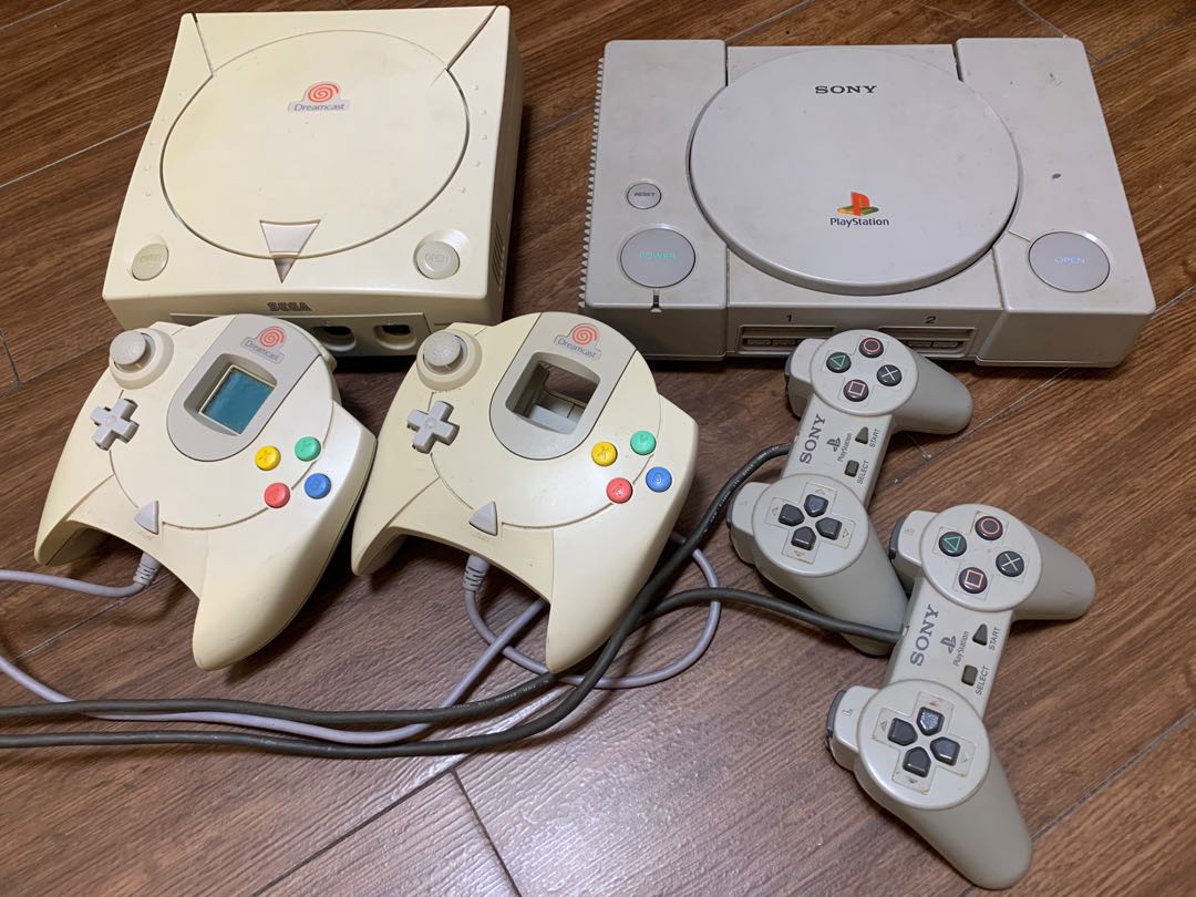 PS1 + Dreamcast, 電子遊戲, 電子遊戲機, PlayStation - Carousell