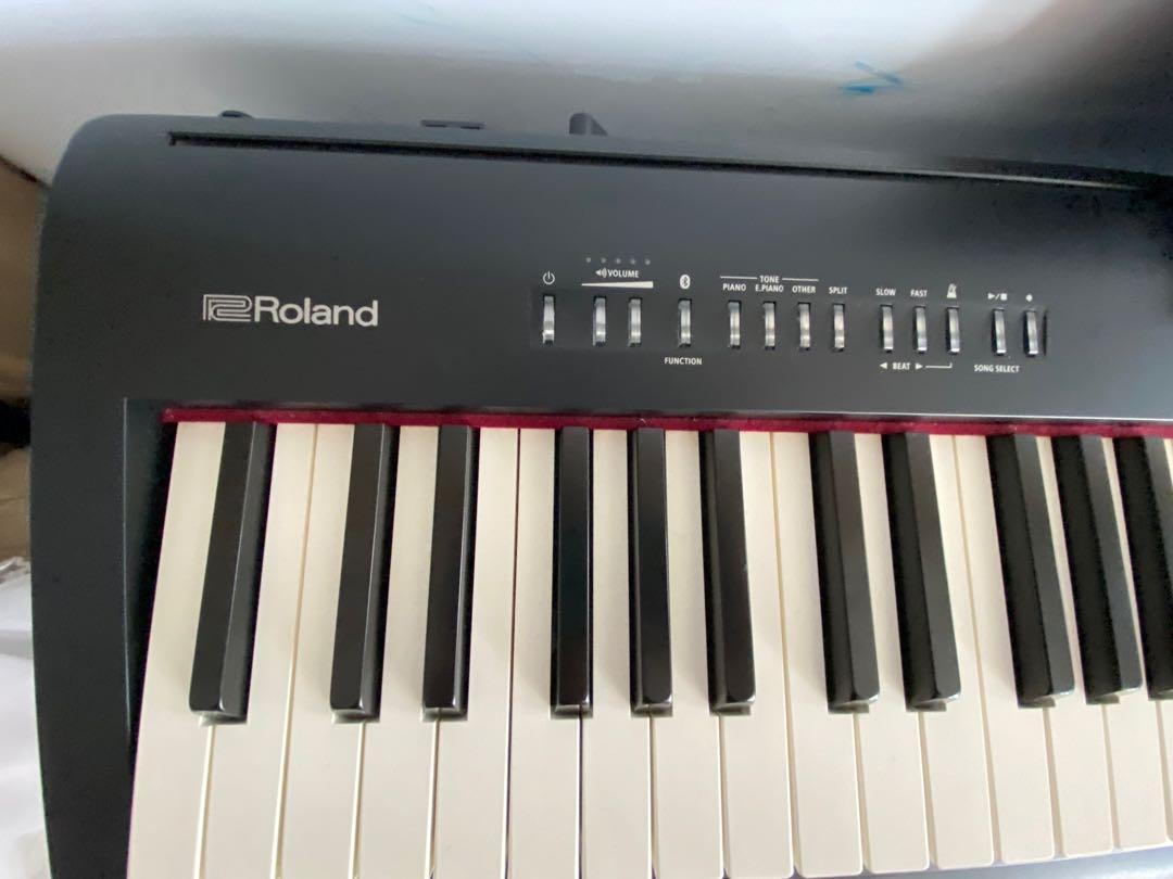 Roland EP-30 digital piano, Hobbies & Toys, Music & Media, Musical ...