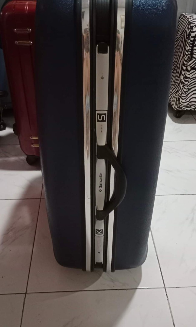 Samsonite XL, Hobbies & Toys, Travel, Luggage on Carousell
