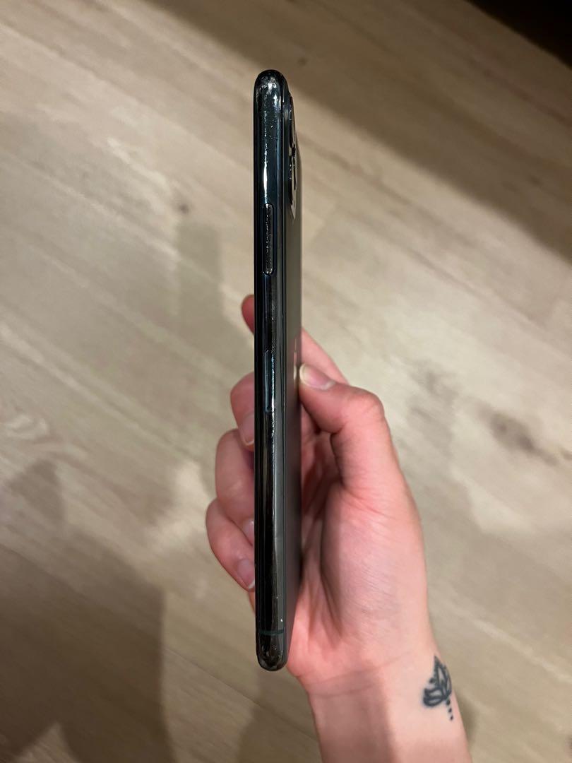 Screen cracked Iphone 11 Pro Max 256GB, Mobile Phones & Gadgets, Mobile ...