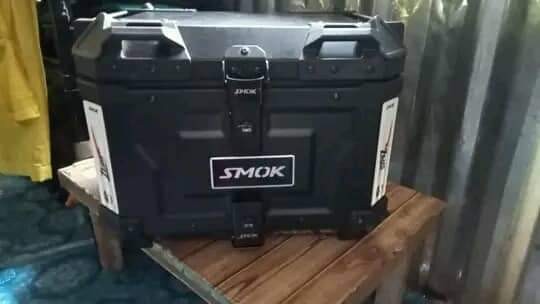 Smok Zeus Alloy top box 45L, Motorbikes, Motorbike Parts & Accessories ...