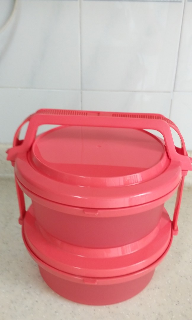 Tupperware tingkat carrier, Furniture & Home Living, Kitchenware ...