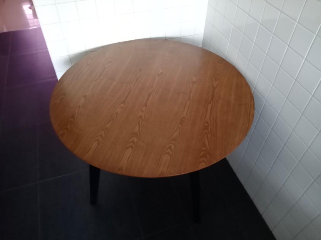 Used Round dining table, Furniture & Home Living, Furniture, Tables ...