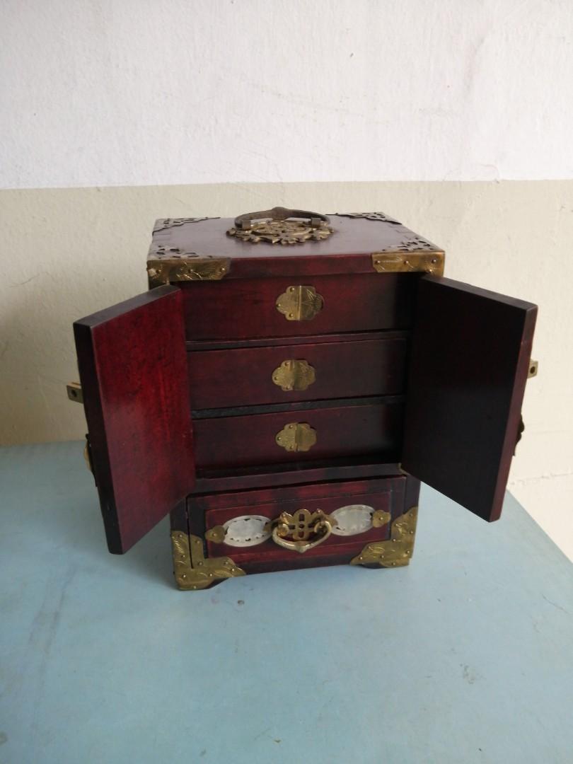 Vintage Chinese Jewellery Box with Lock, Hobbies & Toys, Memorabilia ...