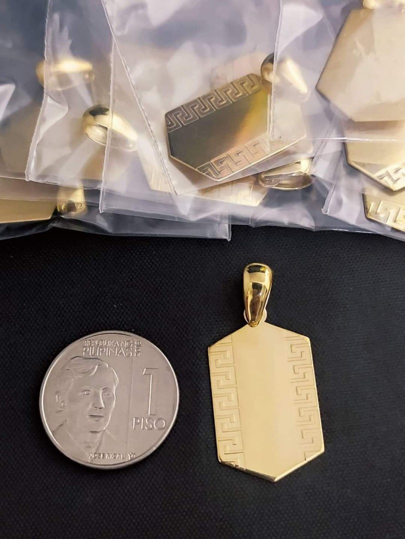 18K Saudi Gold bar pendant, Women's Fashion, Jewelry & Organizers ...