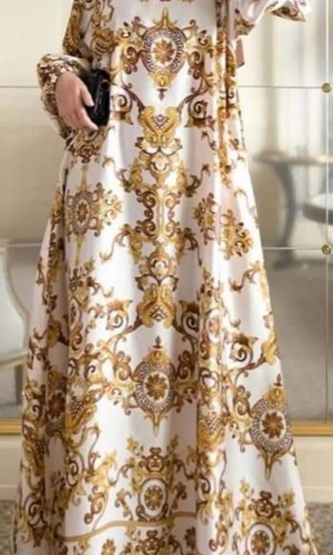 ABAYA IN VERSACE DESIGN, Women's Fashion, Muslimah Fashion, Kaftans ...