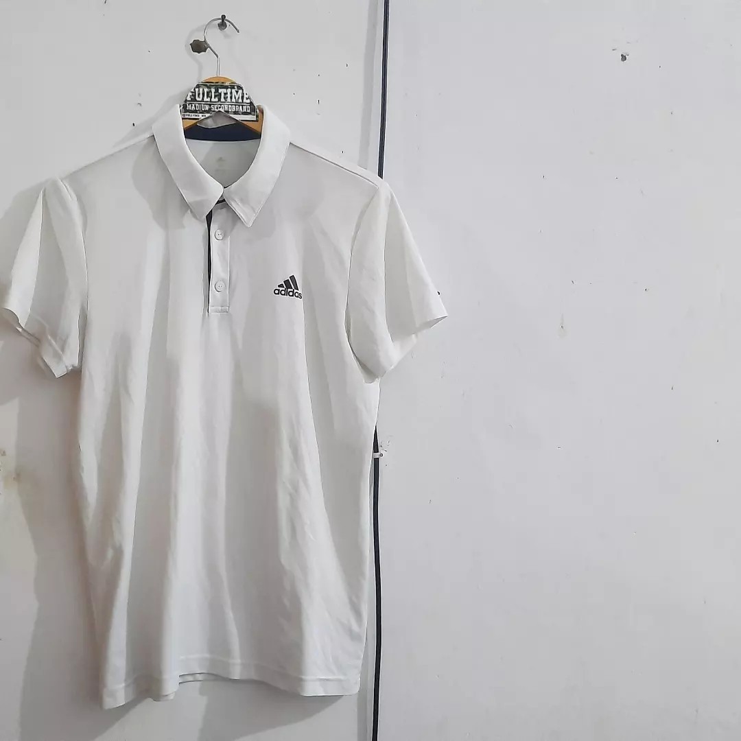 adidas putih, Fesyen Pria, Pakaian , Atasan di Carousell