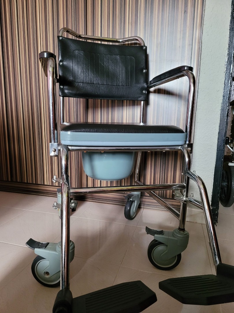 Commode Chair, Health & Nutrition, Assistive & Rehabilatory Aids, Adult ...