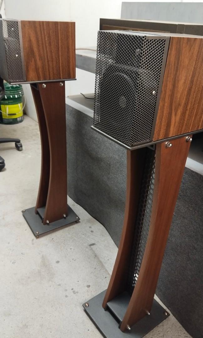 Dick Sequerra met 7 with stand, Audio, Soundbars, Speakers & Amplifiers ...