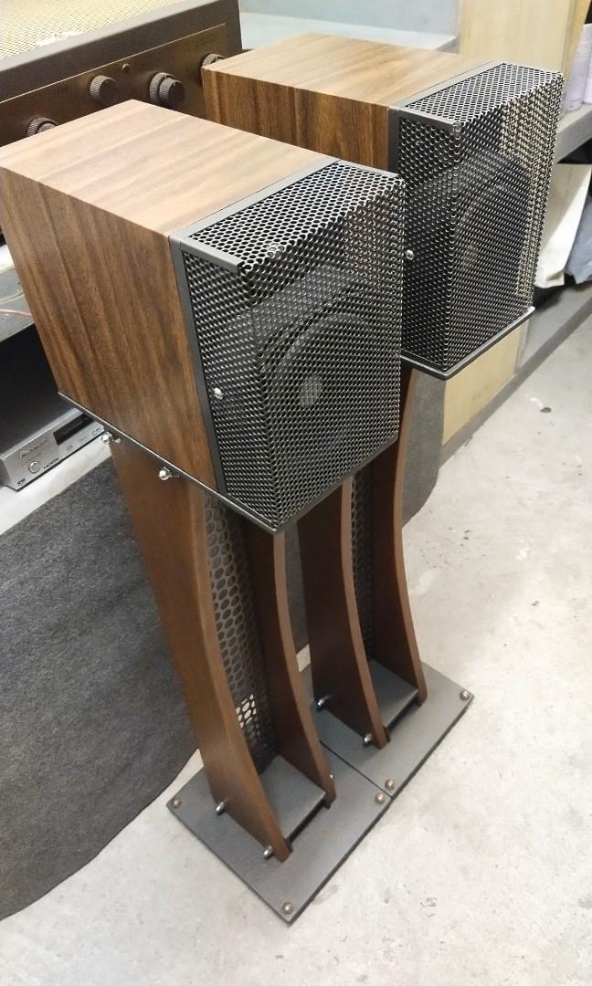 Dick Sequerra met 7 with stand, Audio, Soundbars, Speakers & Amplifiers ...