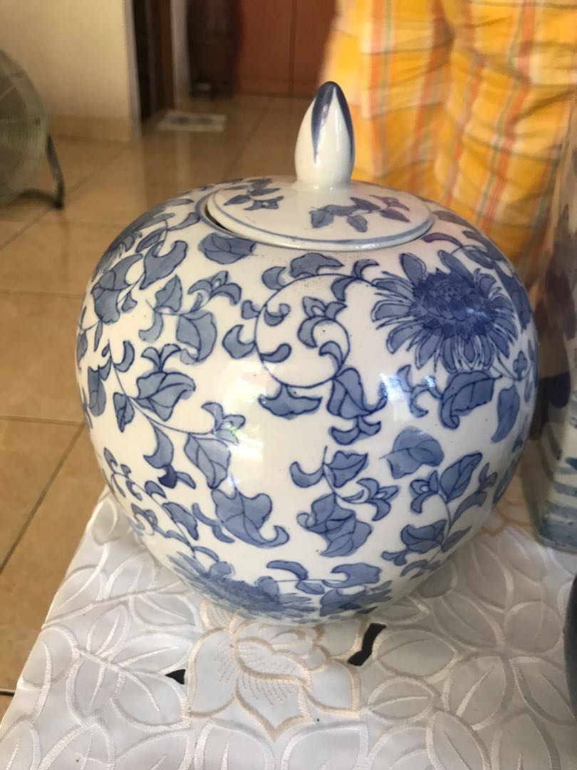 Guci antik vintage, Antik, Pajangan di Carousell