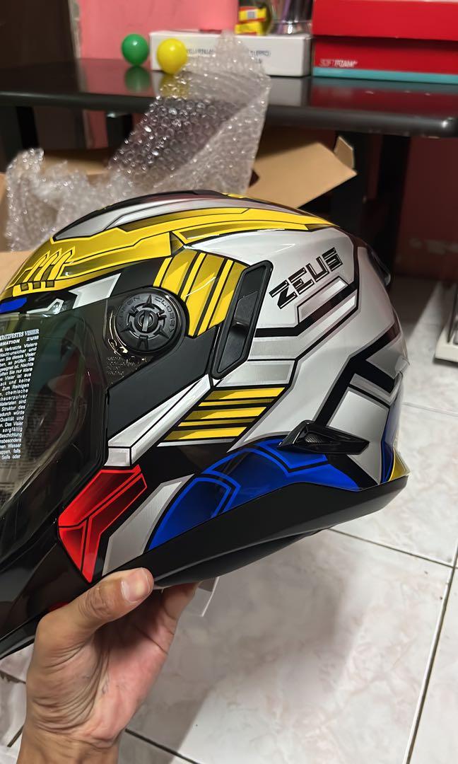 Helmet zeus limited edition size m, Motorbikes on Carousell