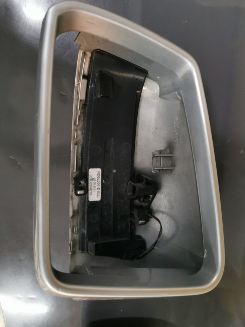 Mercedes C180 W204one pair of side mirror colour in original silver ...