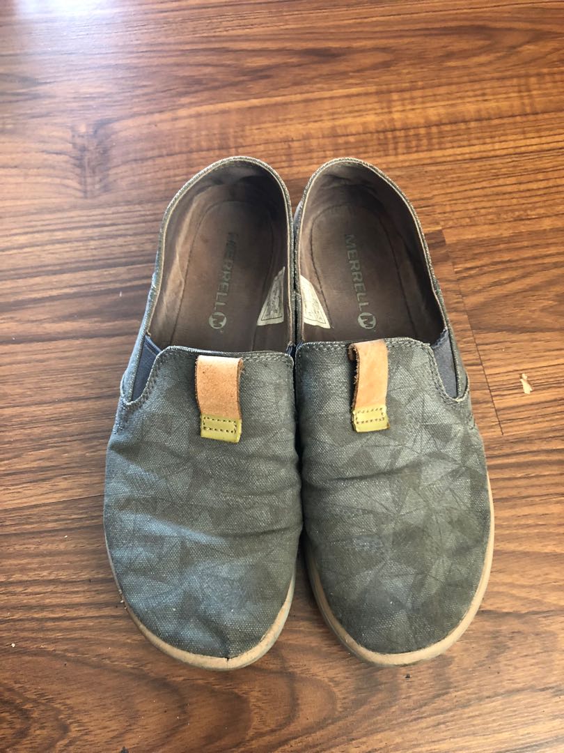 Merrell slip on, Men's Fashion, Footwear, Slippers & Slides on Carousell