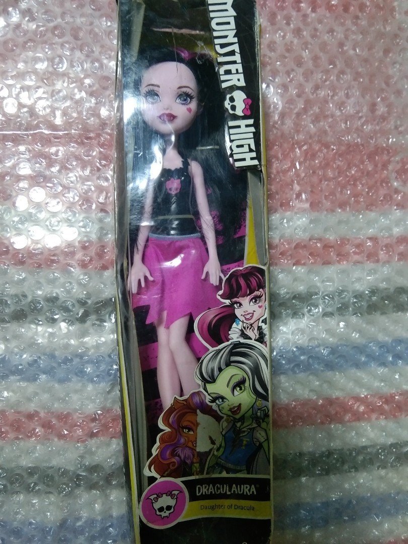Monster High Cheerleading Draculaura, Hobbies & Toys, Toys & Games on ...
