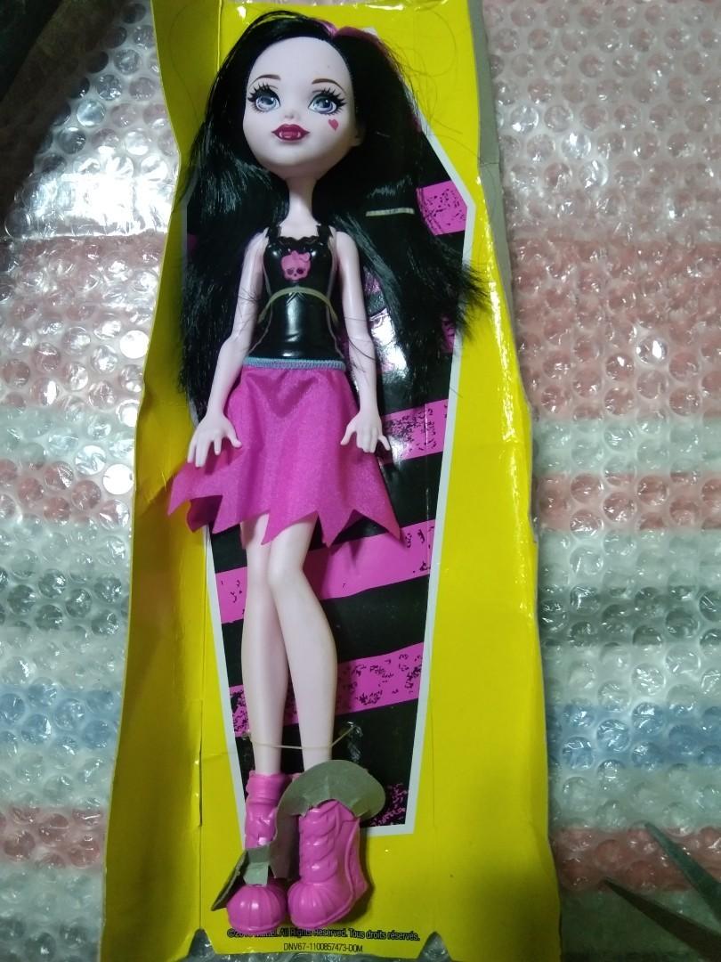 Monster High Cheerleading Draculaura, Hobbies & Toys, Toys & Games on ...