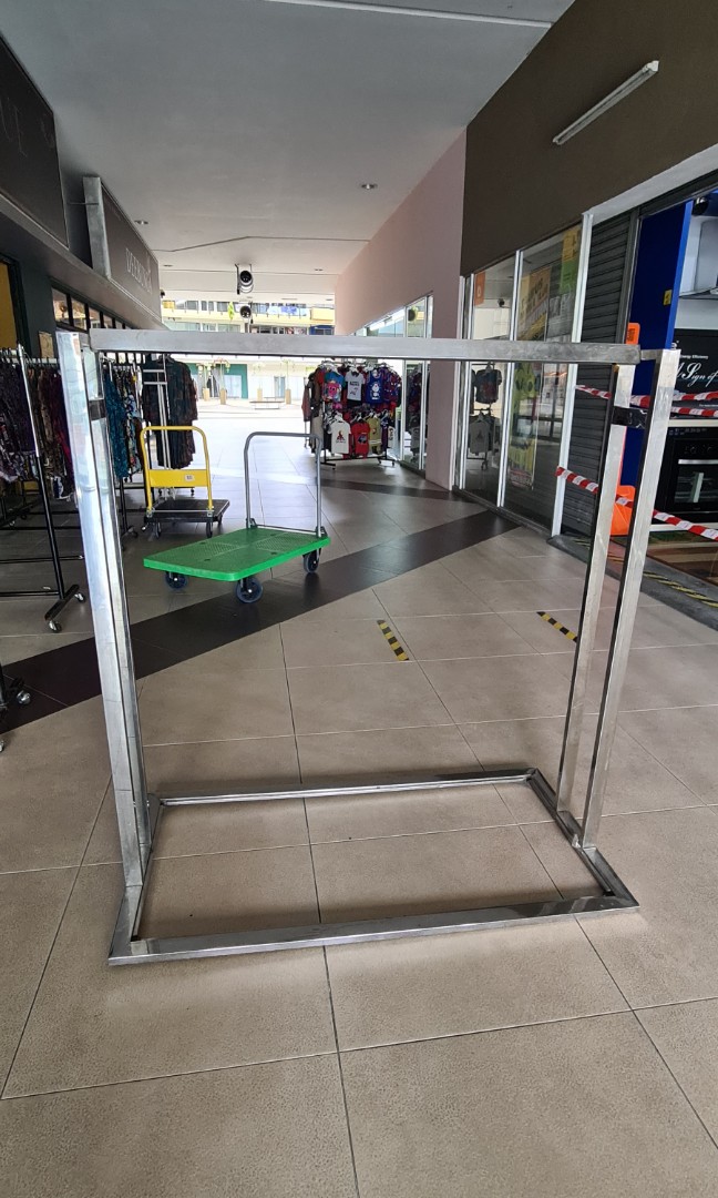 Railing Besi (Display Baju), Furniture & Home Living, Furniture, Other ...