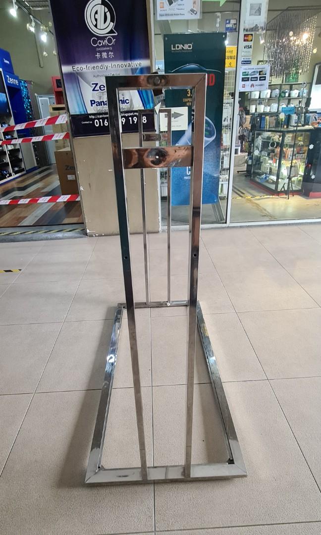 Railing Besi (Display Baju), Furniture & Home Living, Furniture, Other ...