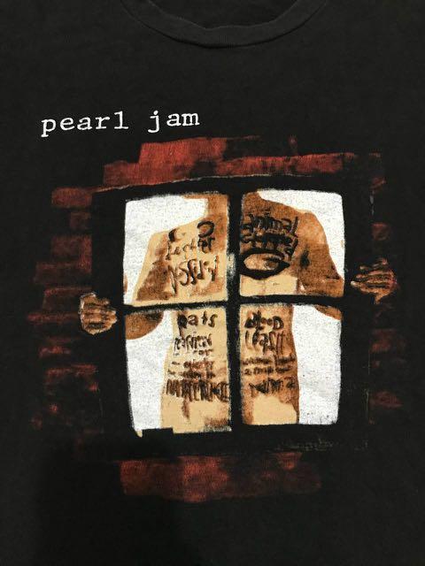 Vintage Pearl Jam window pain bootleg, Men's Fashion, Tops & Sets ...