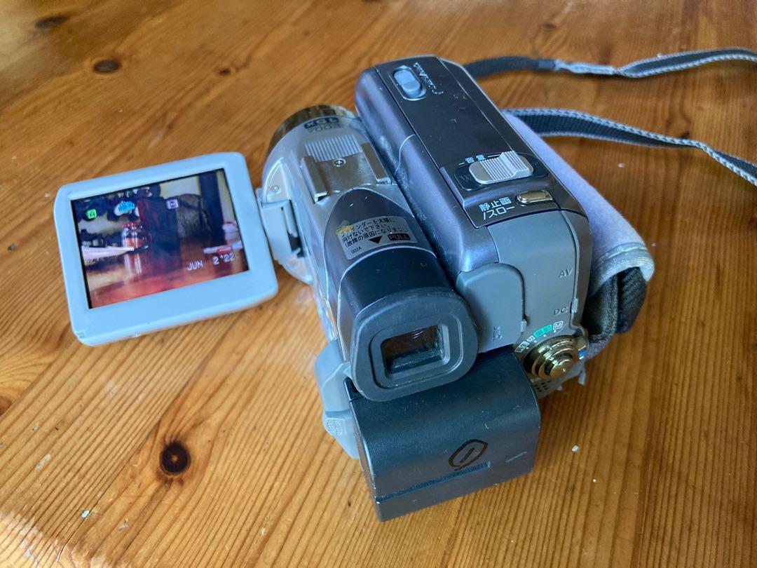 VINTAGE VICTOR MINI DV CAMCORDER, Photography, Video Cameras on Carousell