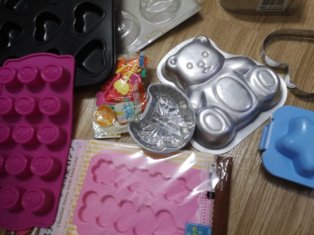 Baking moulds and misc daiso kitchen goods, Furniture & Home Living ...