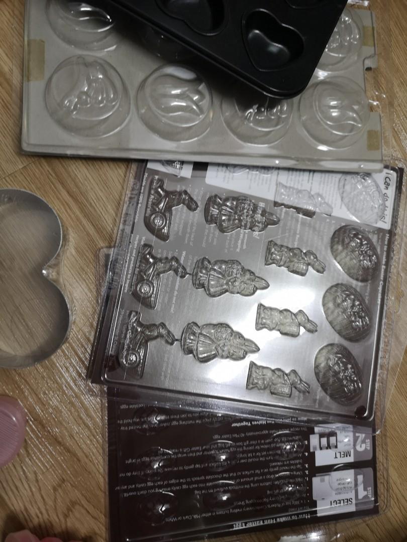 Baking moulds and misc daiso kitchen goods, Furniture & Home Living ...