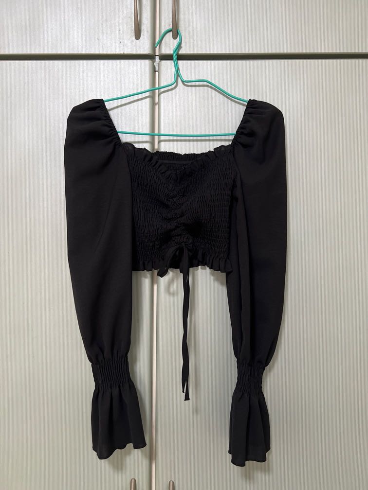 Black Off Shoulder scrunch Top, Women's Fashion, Tops, Longsleeves on ...