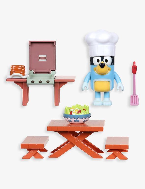 BLUEY Family Backyard BBQ play set, 傢俬＆家居, 家居裝飾, 家居裝飾 - 其他 - Carousell