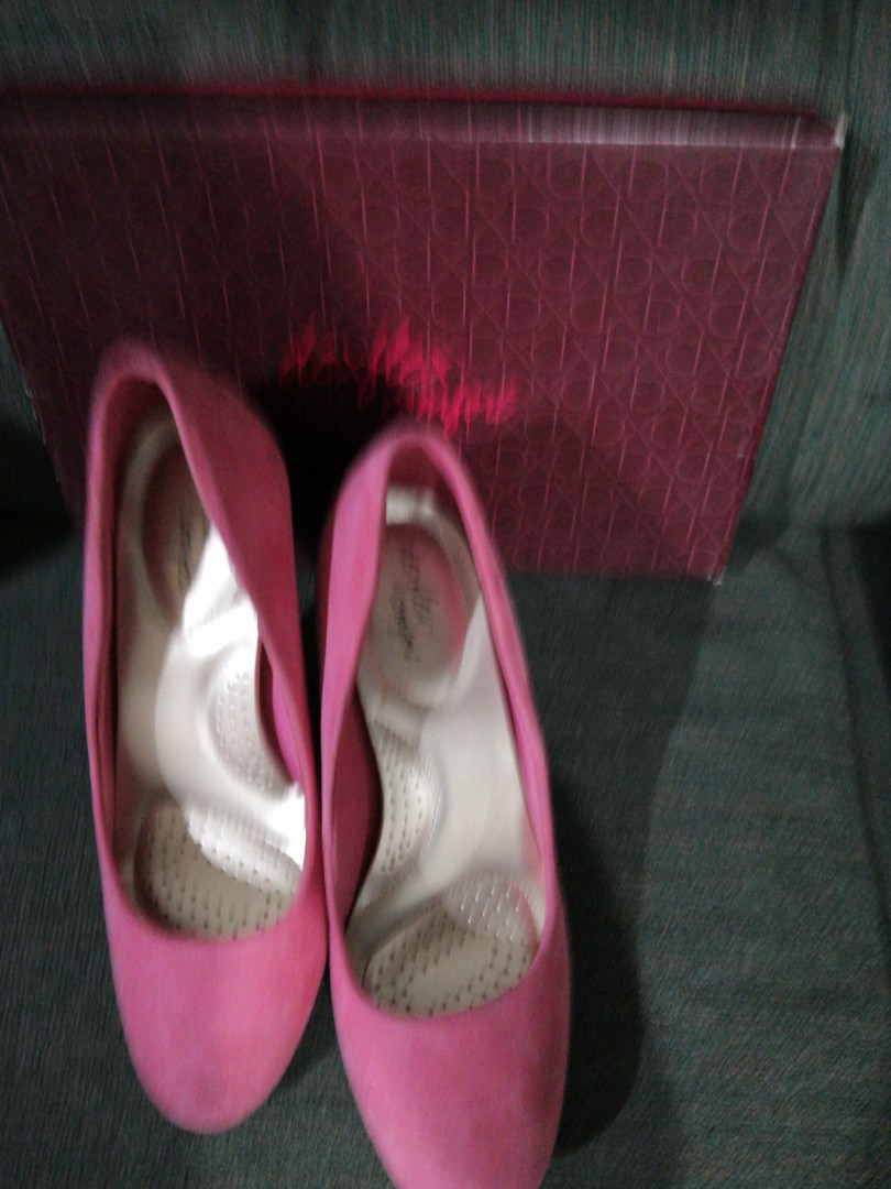 Dexflex Cimfort by Payless, Women's Fashion, Footwear, Heels on Carousell