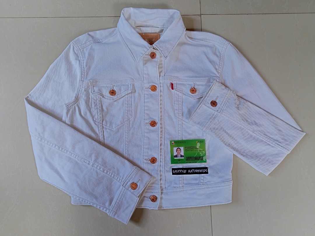 LEVI'S WHITE DENIM TRUCKER JACKET, Men's Fashion, Bottoms, Jeans on ...
