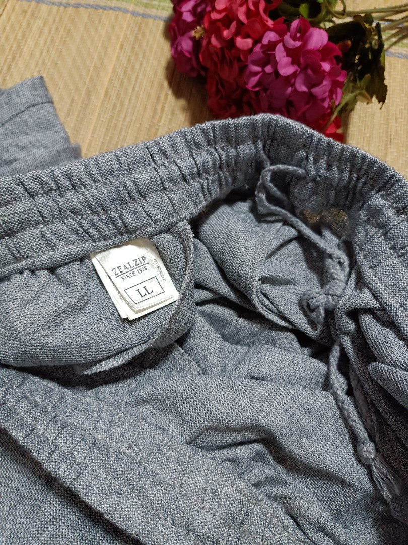 Manipis japan brand, Men's Fashion, Bottoms, Joggers on Carousell