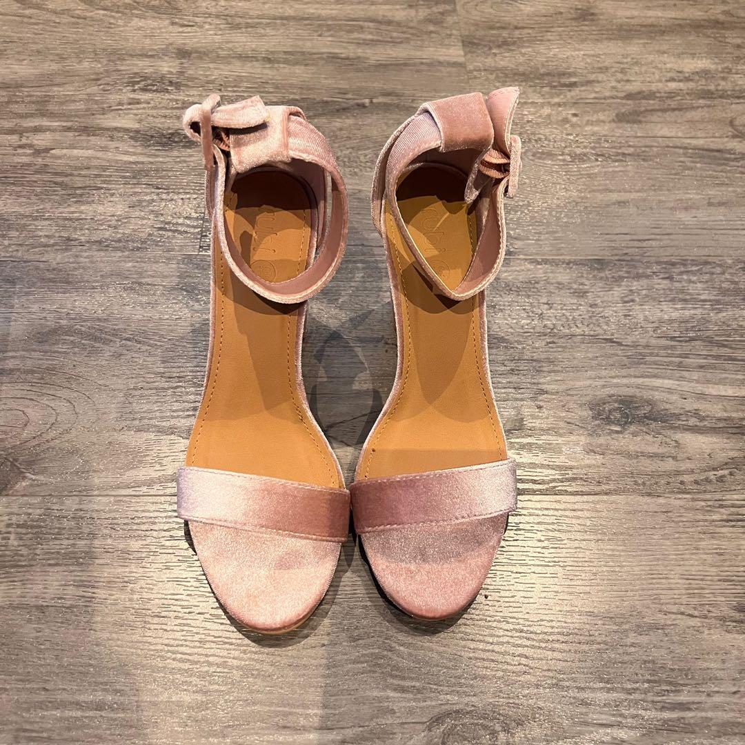 Rubi Pink Valvet Heels, Women's Fashion, Footwear, Heels on Carousell