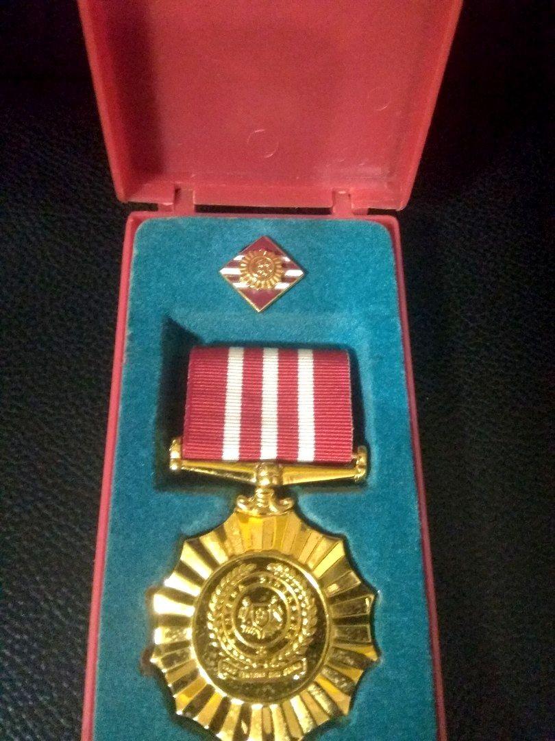 SINGAPORE ARMED FORCES - Reserve Service Medal, Hobbies & Toys ...